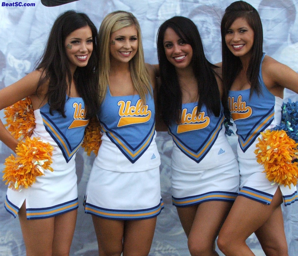 UCLA Dance Team 2009 — dev09fb-418 – Beat 'SC